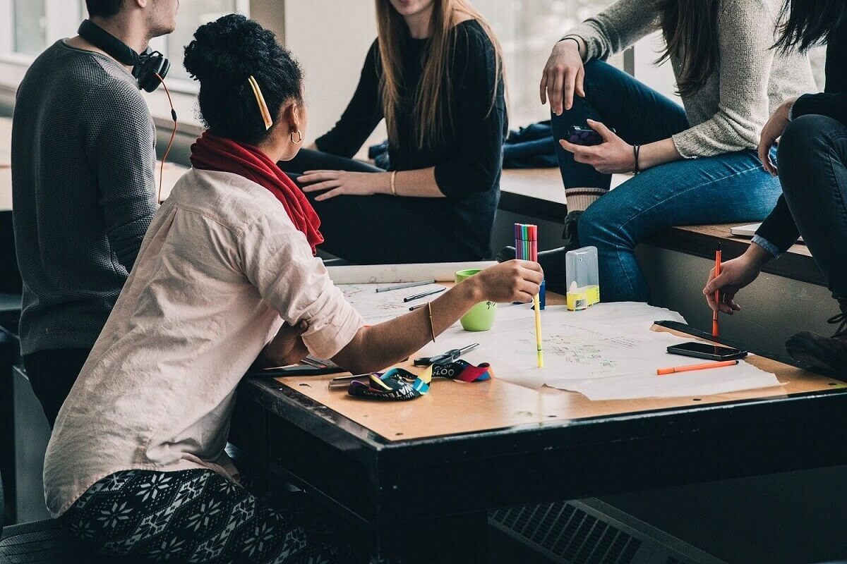 Lean vs Scrum Comparison | monday.com Blog